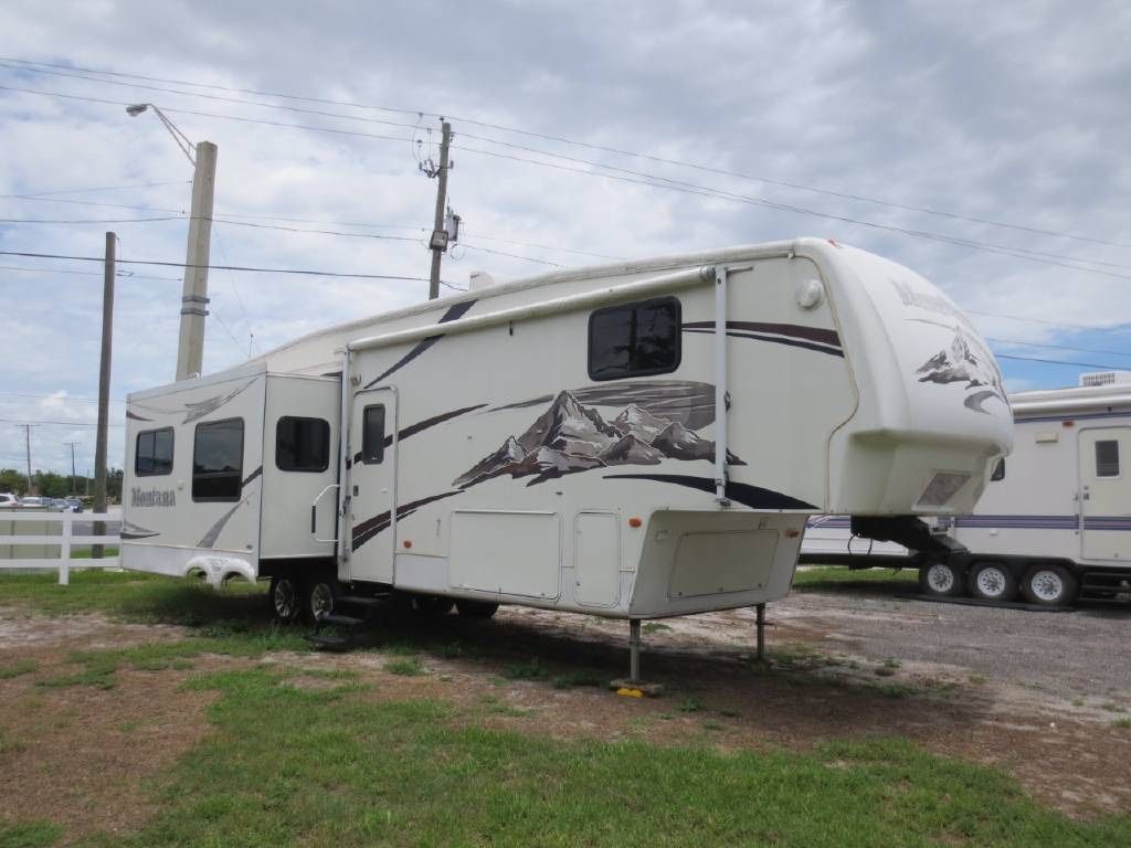 2004 Keystone RV Montana Fifth Wheel Series M-3295 for Sale in Lakeland ...