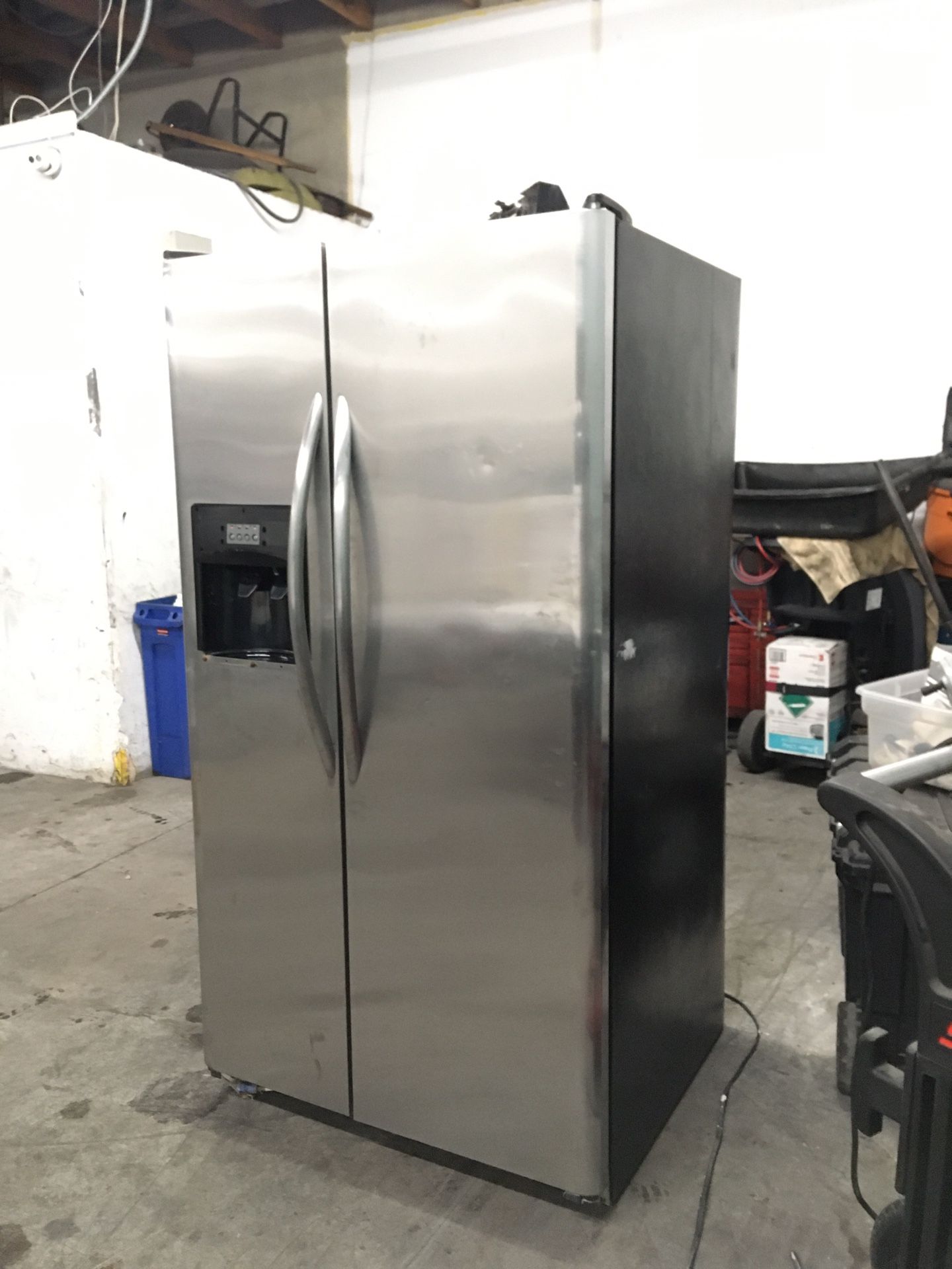Refrigerator Frigidaire for Sale in San Diego, CA - OfferUp