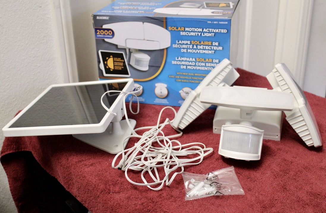 SunForce Solar Motion Activated Security Light 2000 Lumens Flood Light ...