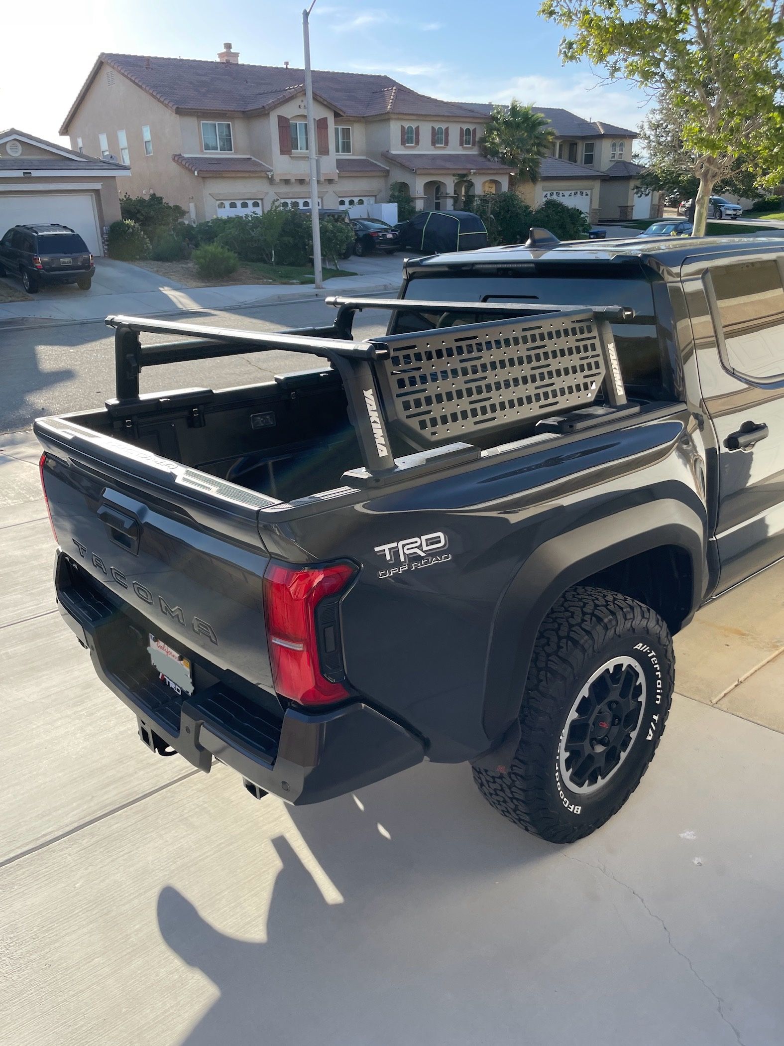Complete Yakima Outpost HD Bed Rack Setup for Sale in Hawthorne, CA ...