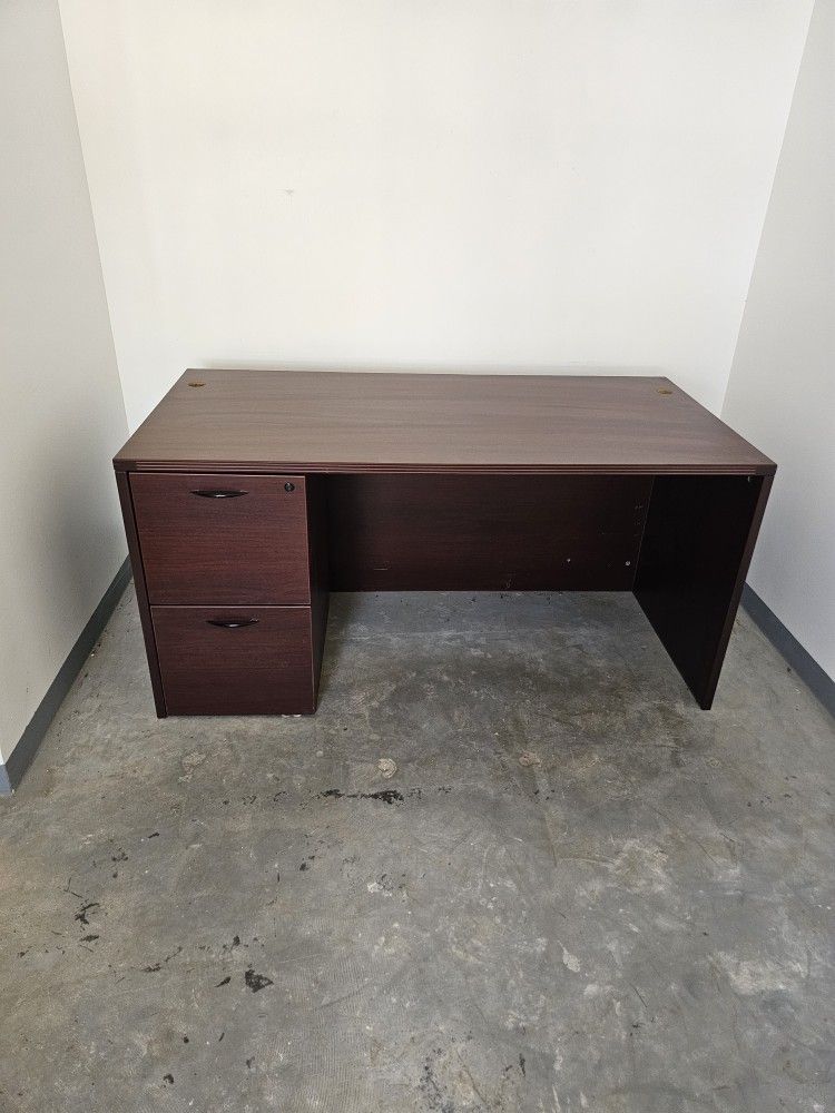 Cherry Desk for Sale in Wildomar, CA - OfferUp