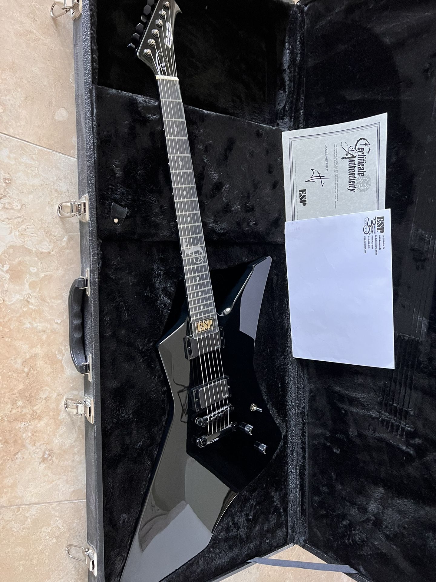 ESP Snakebyte Hetfield Black Gloss for Sale in Scottsdale, AZ - OfferUp