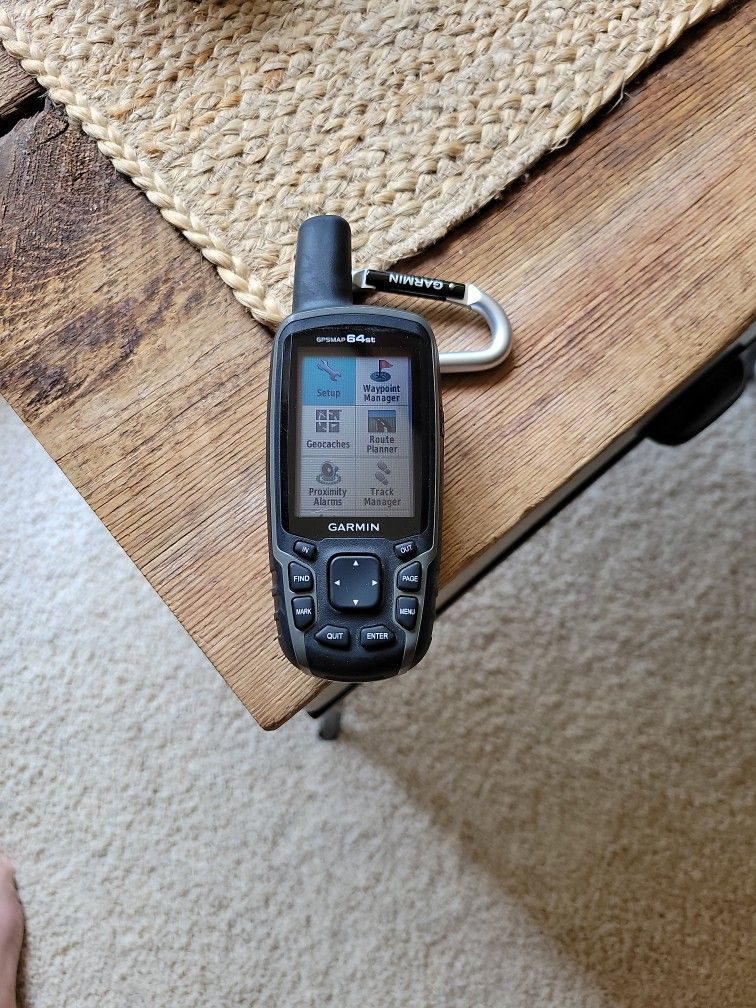 Garmin 64st Handheld. Great Condition for Sale in Brookfield, WI - OfferUp