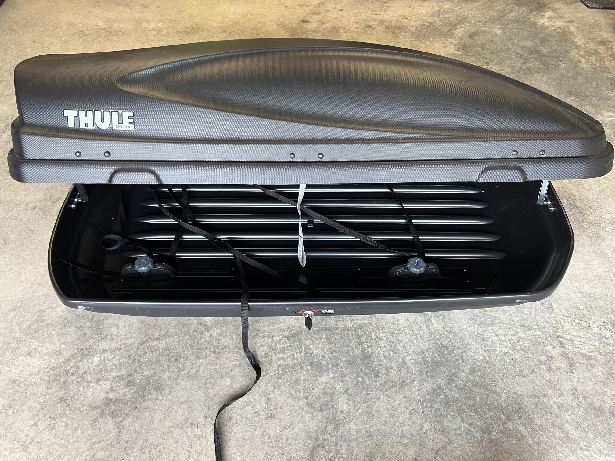 Thule Cargo Box for Sale in Lacey, WA - OfferUp