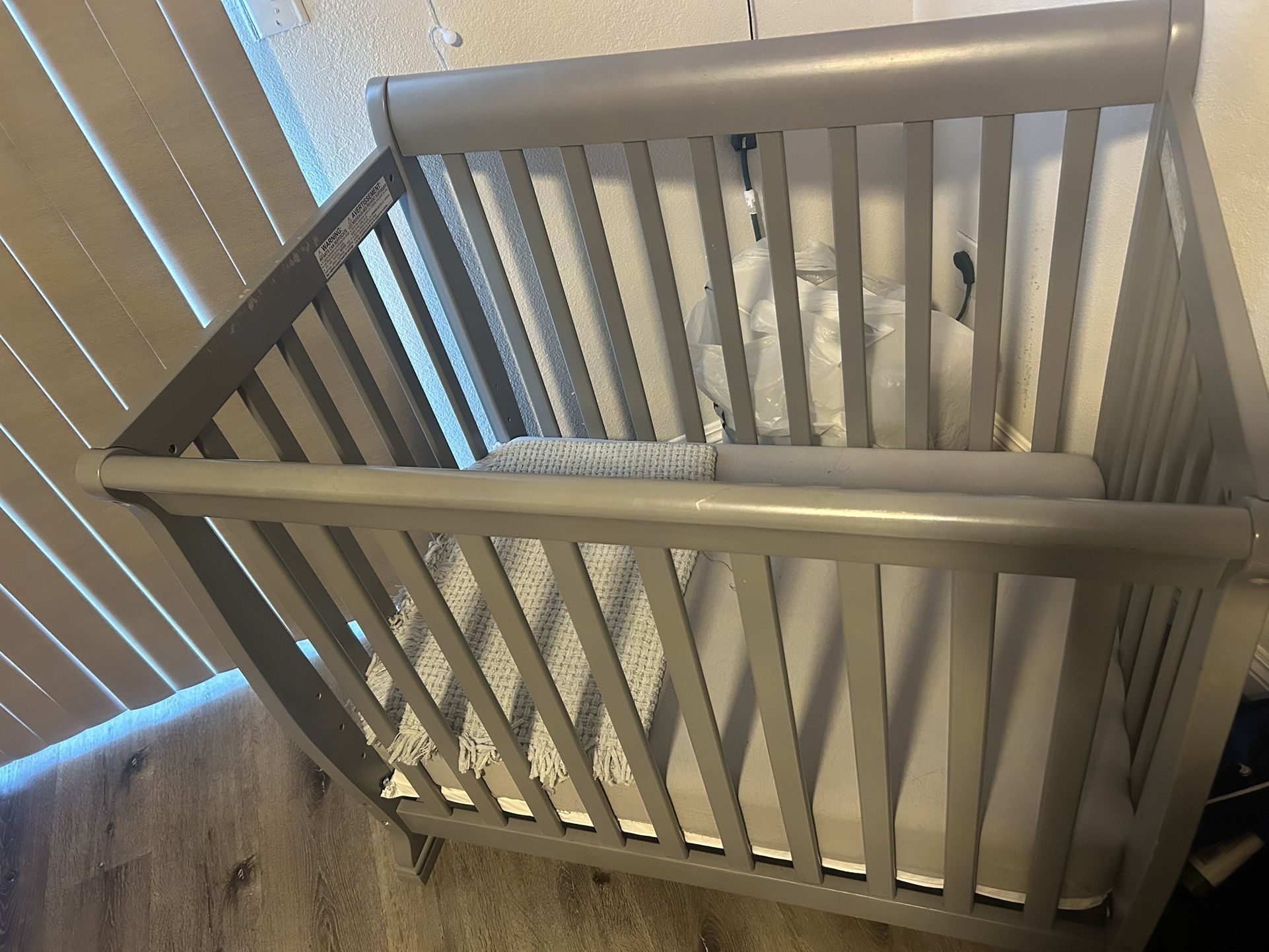FREE Baby Crib In Good Condition for Sale in Victorville, CA - OfferUp