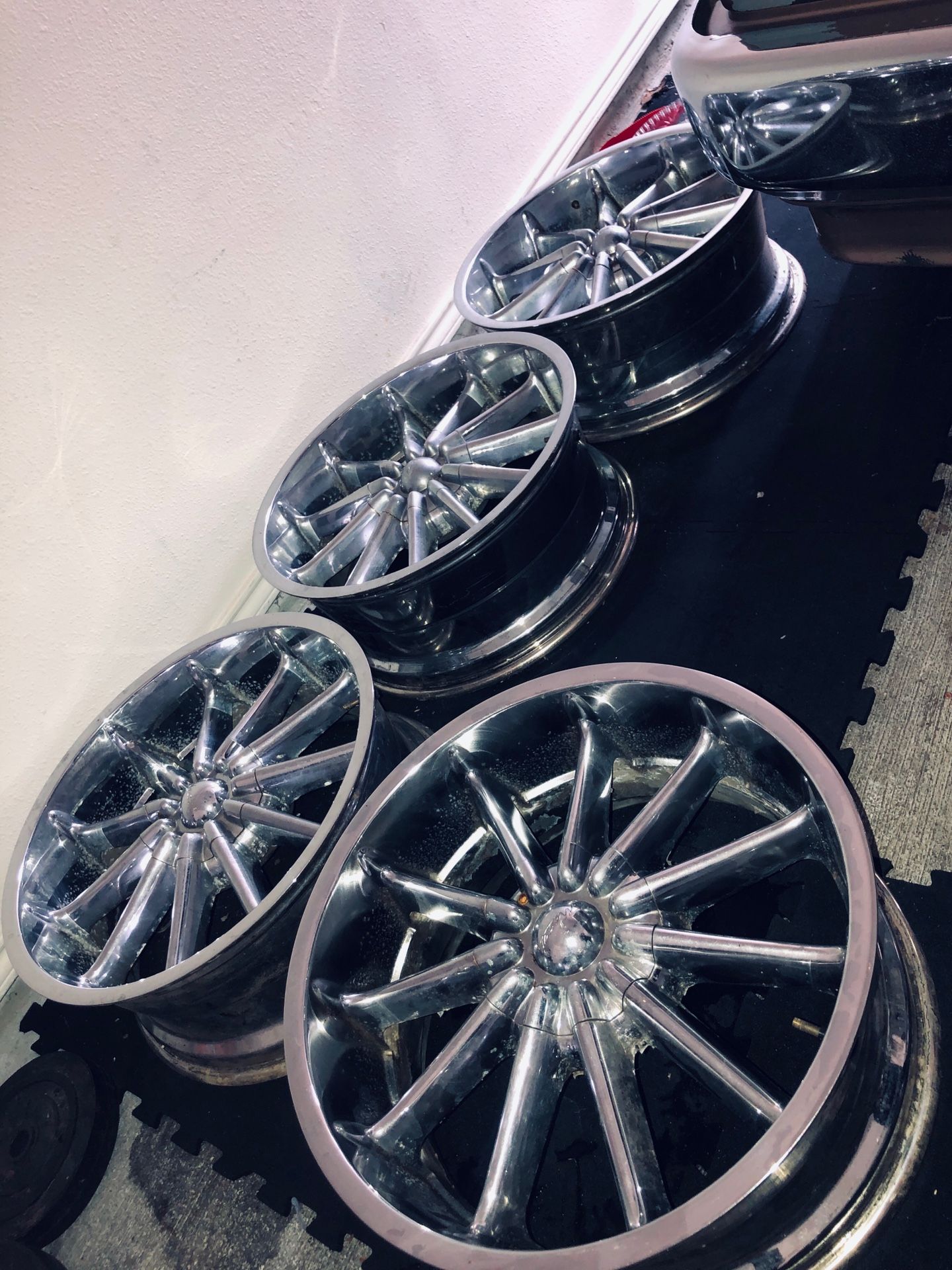 20” Chrome rims for Sale in Dallas, TX - OfferUp