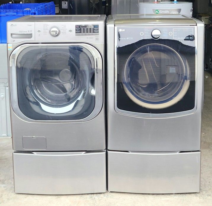 LG Mega Capacity Washer And Dryer Electric for Sale in Puyallup, WA ...