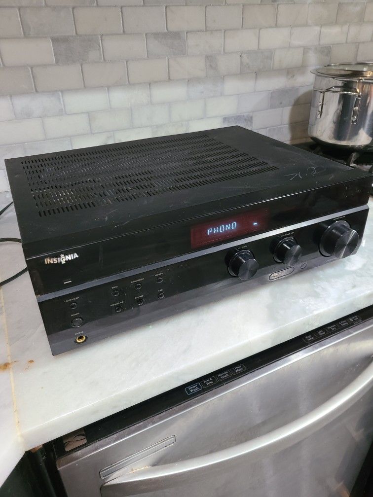 Insignia NS-R2001 Stereo receiver 100W per channel, phono input for ...