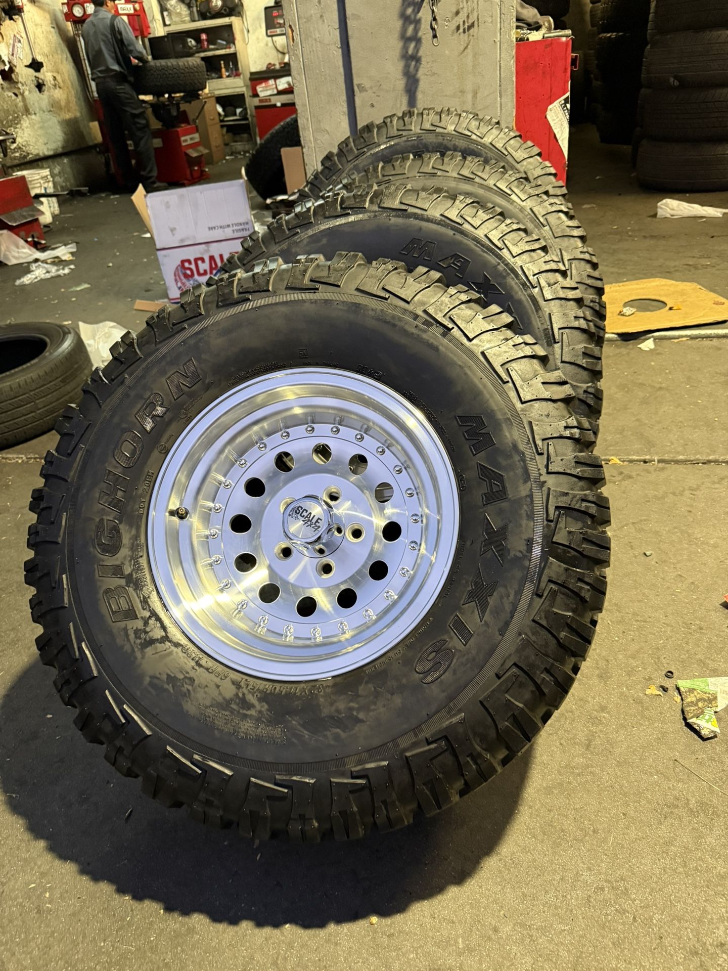 Vendo Set De Llantas Con Rines Nuevos 15 Tires 32/11.50/R15 Instacion Y ...
