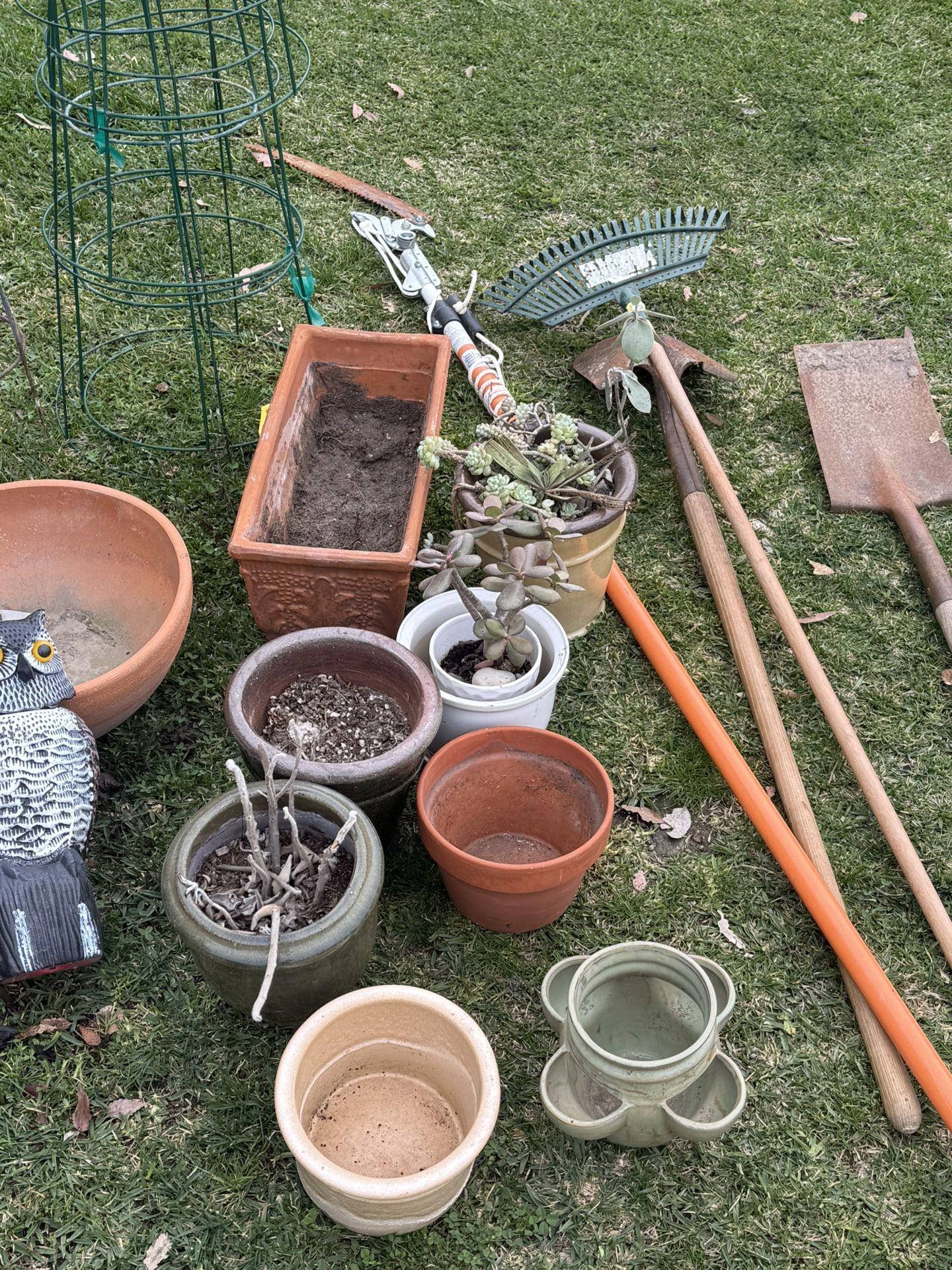 Yard Garden Items Pots Tools Cute Pot Owl for Sale in Mission Viejo, CA ...