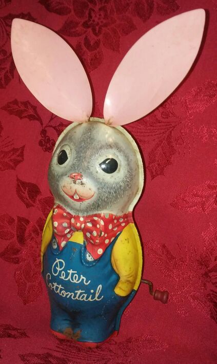 ORIGINAL VINTAGE MATTEL TIN LITHO 1950's PETER COTTONTAIL WIND UP MUSIC ...