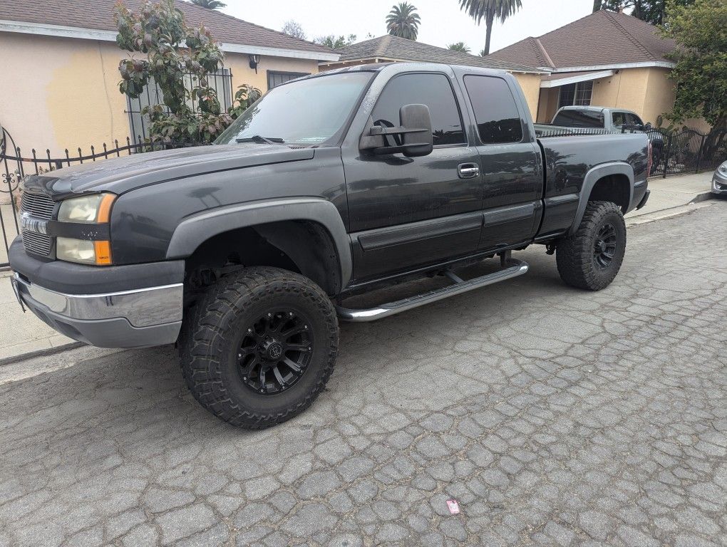 Chevy Silverado 1500 for Sale in Long Beach, CA - OfferUp