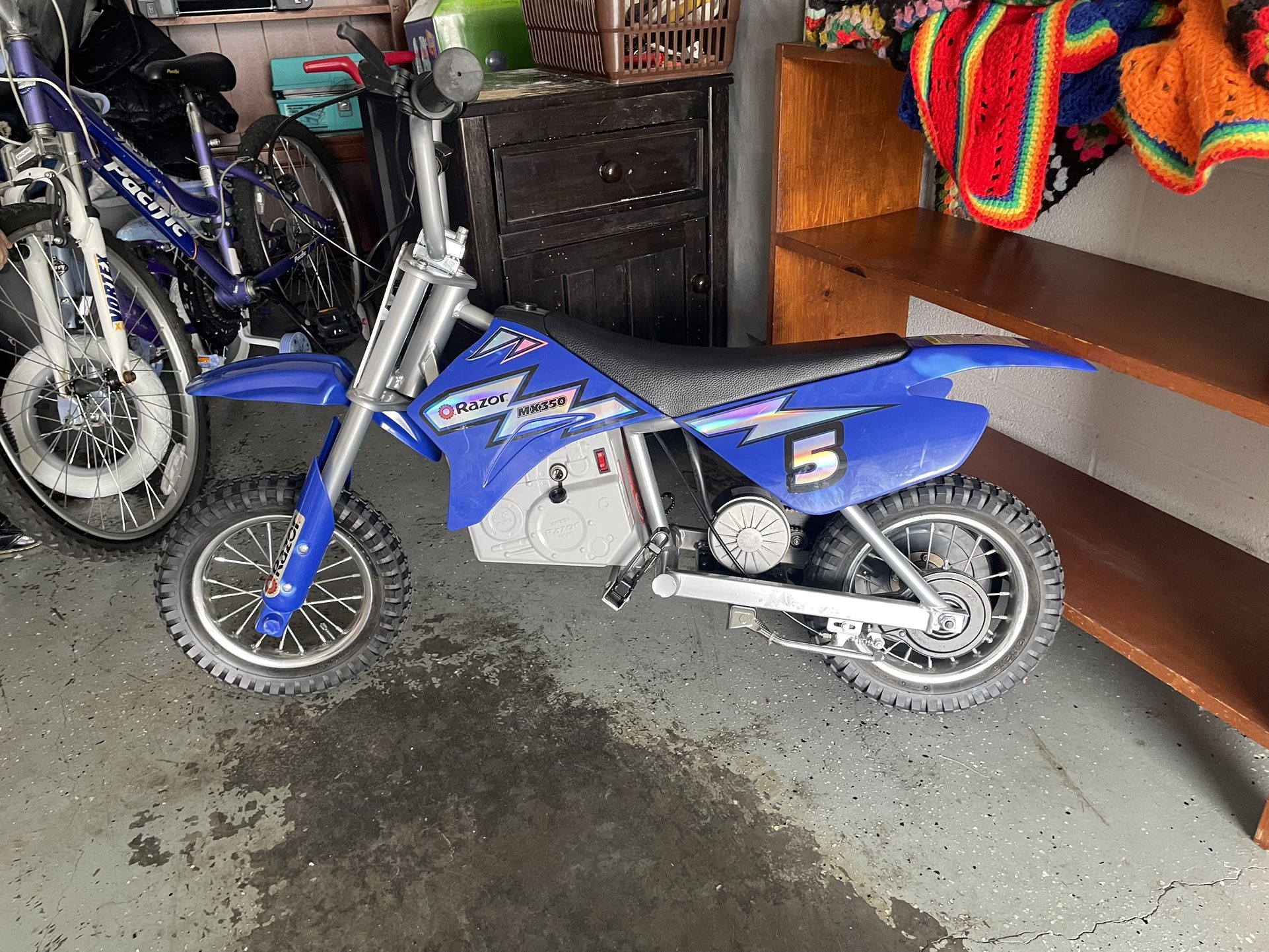 MX350 Razor Electric Dirt bike Needs New Battery for Sale in Waynesboro ...