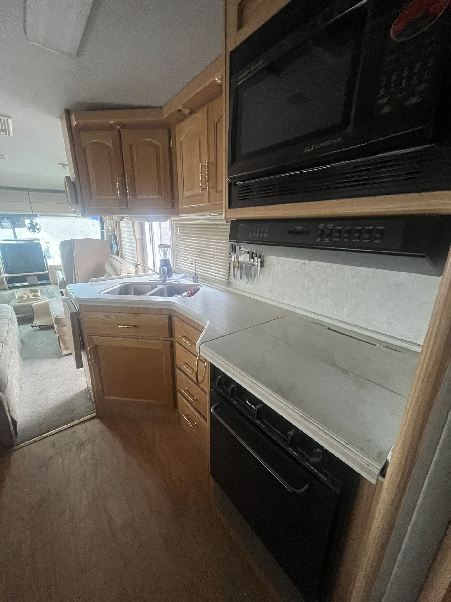 Rv 36 Ft V10 for Sale in Henderson, NV - OfferUp