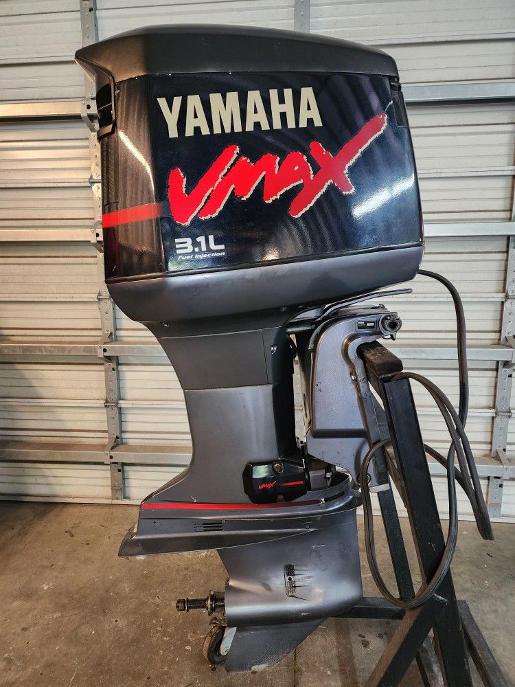 Yamaha 3.1l VMAX 200HP Big Block Outboard Motor for Sale in Vlg Wellingtn, FL - OfferUp