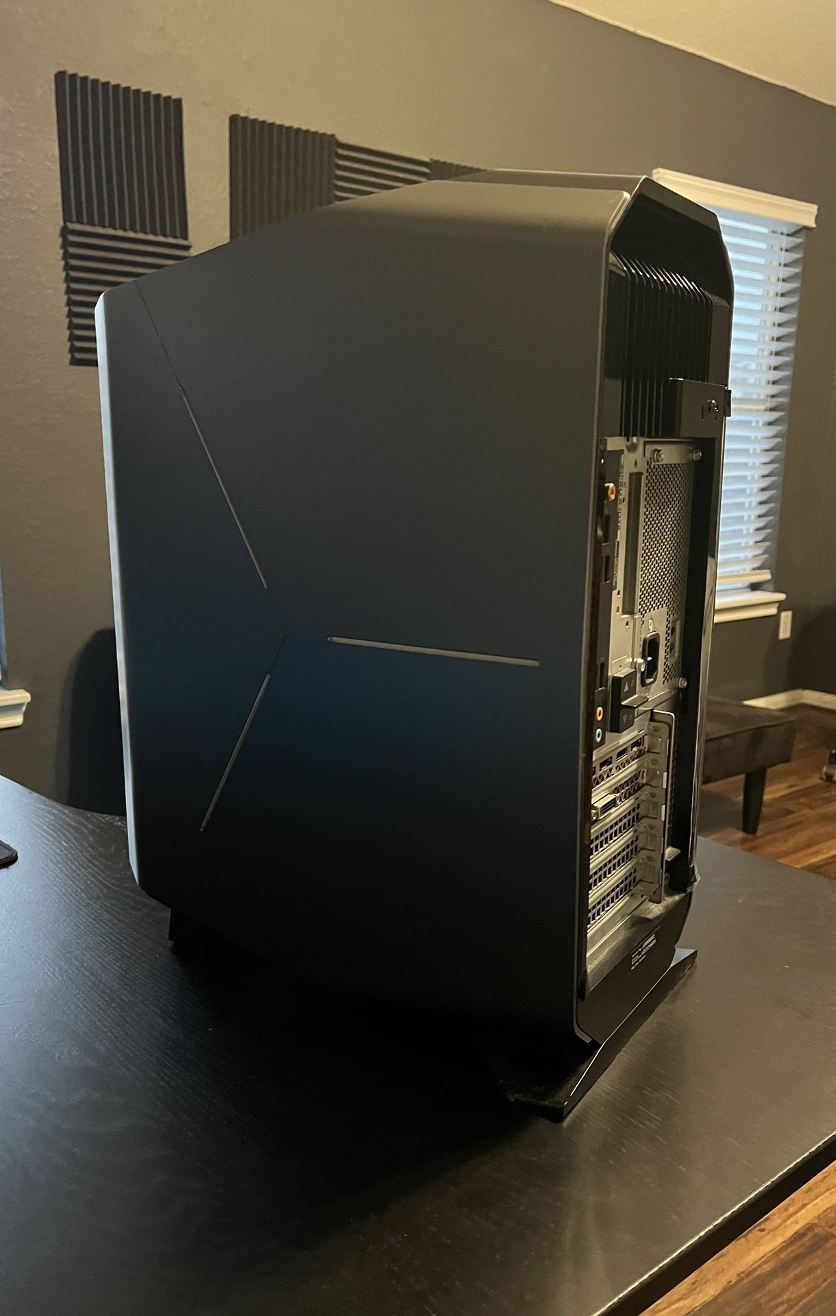 PACKAGE DEAL / ALIENWARE MONITOR + PC for Sale in Cypress, TX - OfferUp