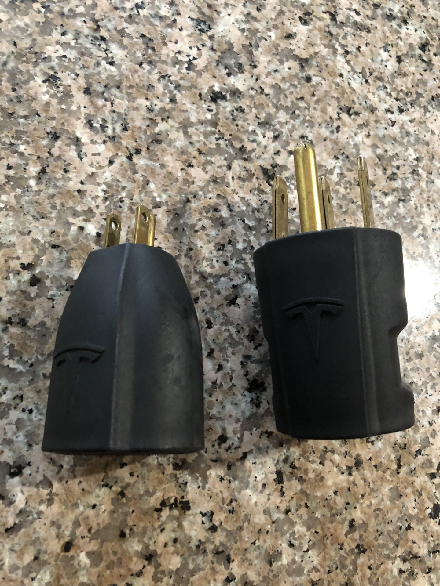 Tesla OEM Adapters -220V/110V for Sale in Renton, WA - OfferUp
