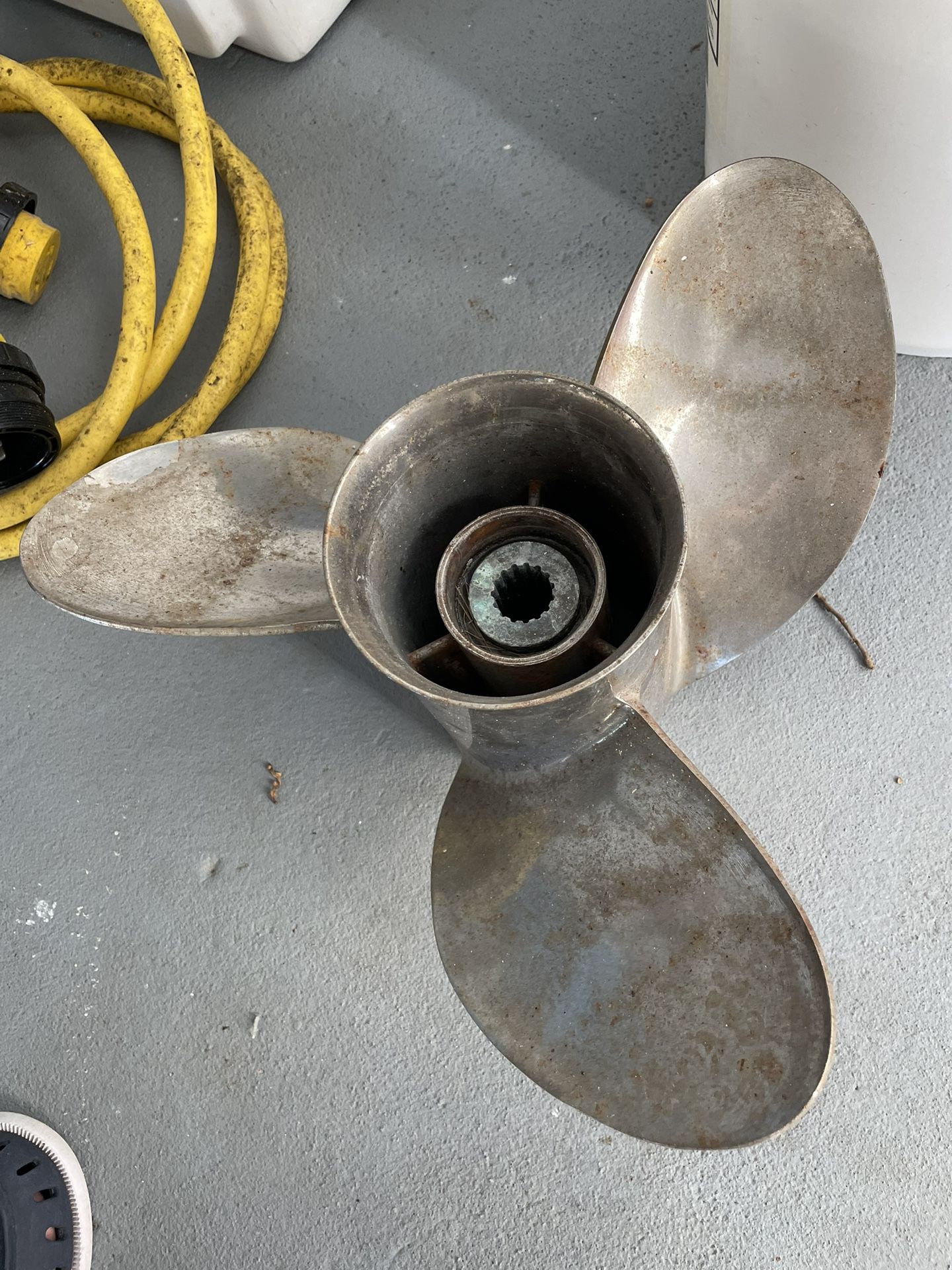 Boat Propeller 15 1/4x19-M for Sale in Miami, FL - OfferUp