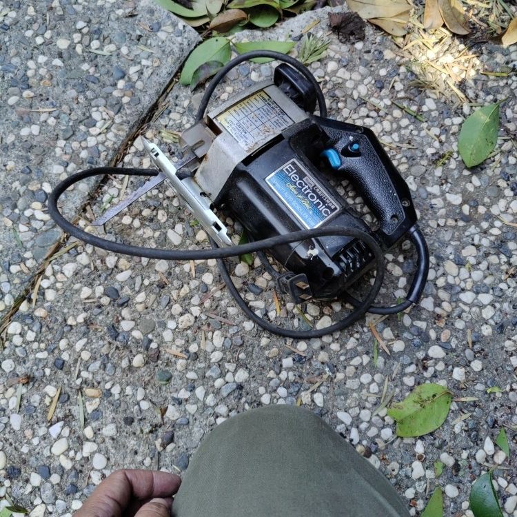 Hand Held Scroll Saw
