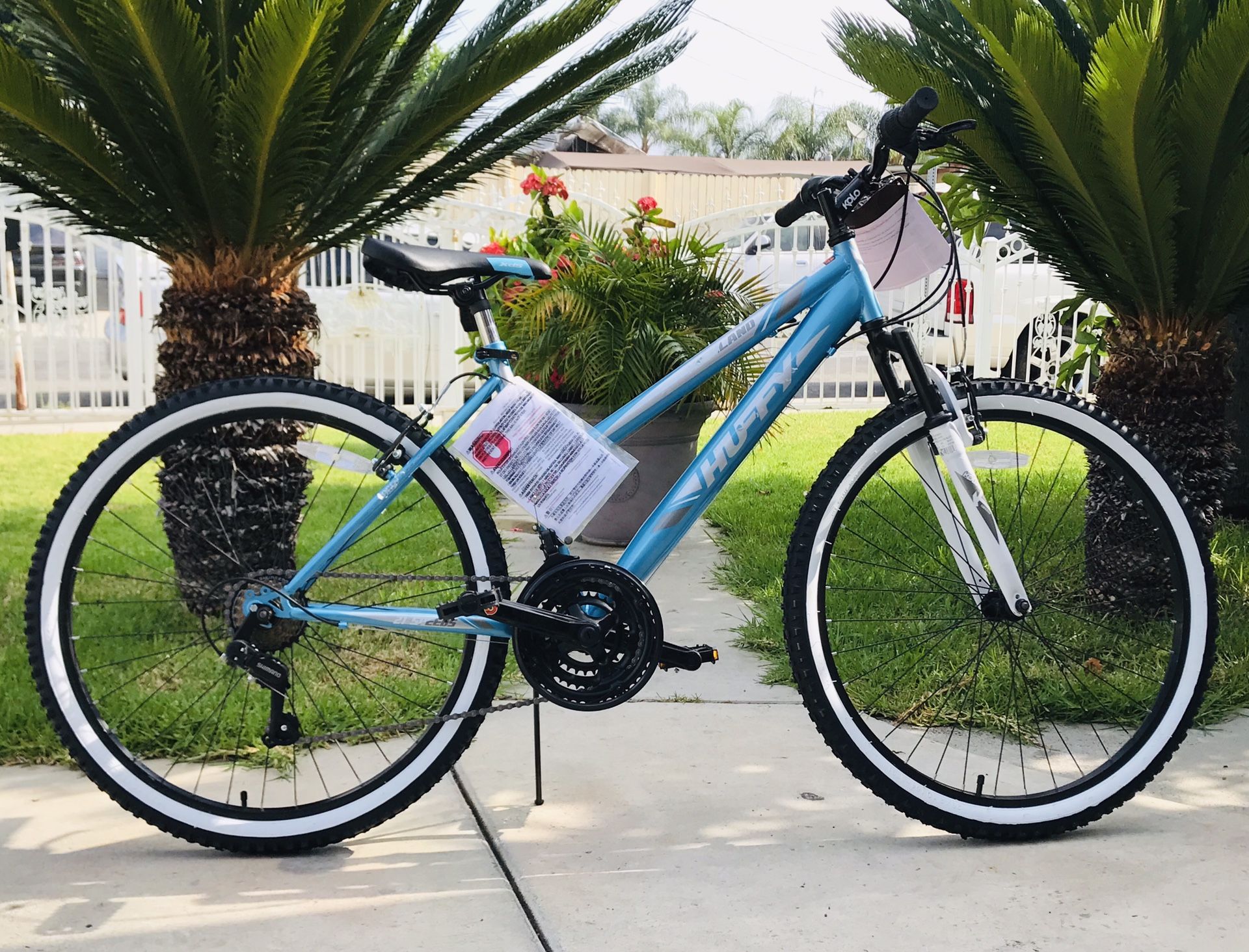 Huffy Women's Highland 26" Mountain Bike - Blue/Silver for Sale in Azusa, CA - OfferUp