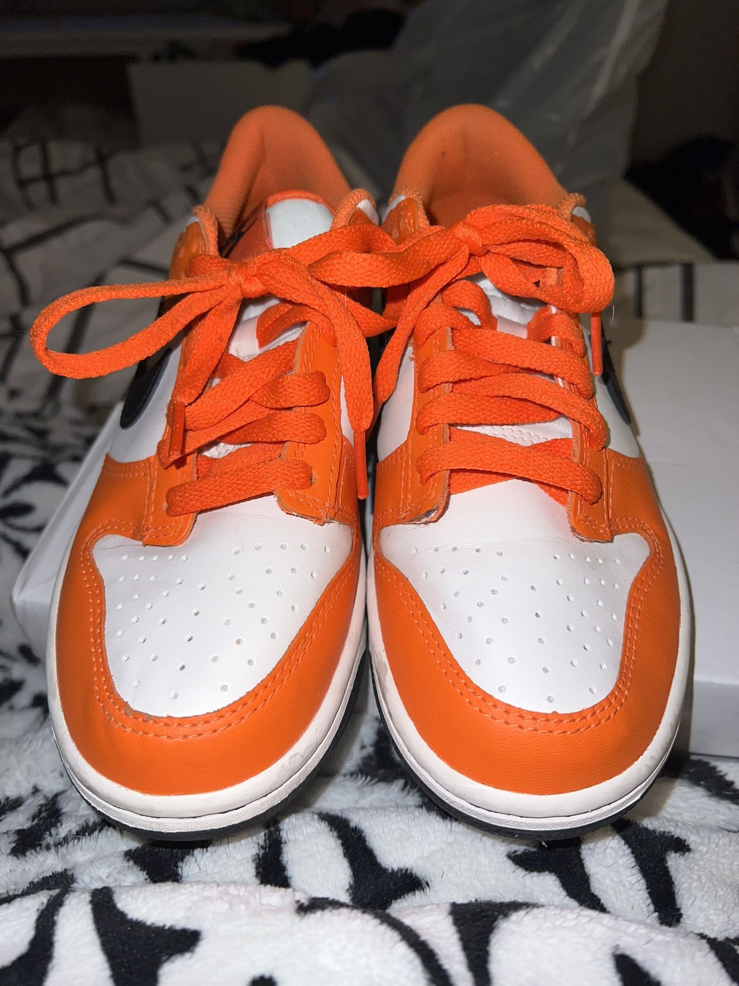 Orange Nike Dunks for Sale in Scottsdale, AZ - OfferUp