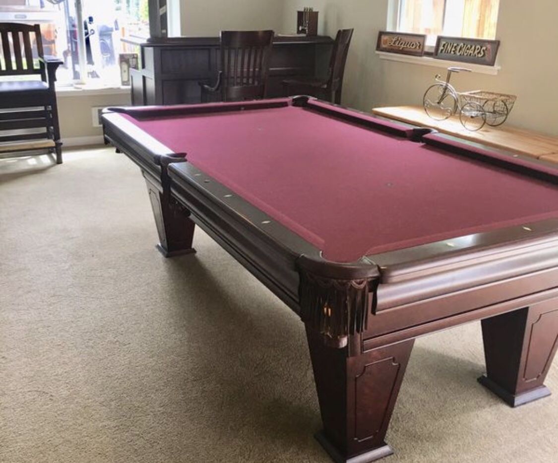 Brunswick drop pocket slate pool table, free standing bar, chairs, cues ...