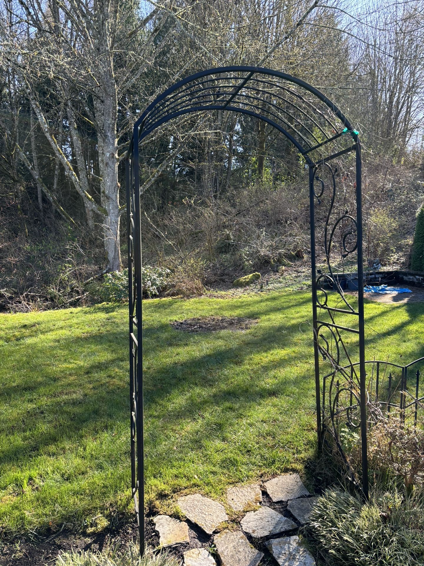 Outdoor Metal Arch And Mini Gates for Sale in Lake Stevens, WA - OfferUp