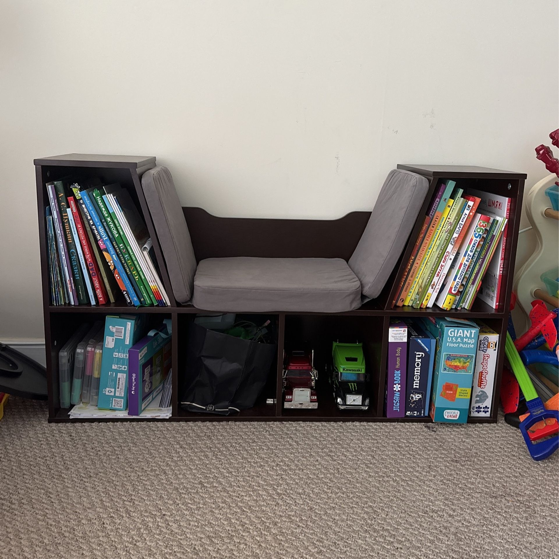 Reading Bench Book Shelf for Sale in Aventura, FL - OfferUp