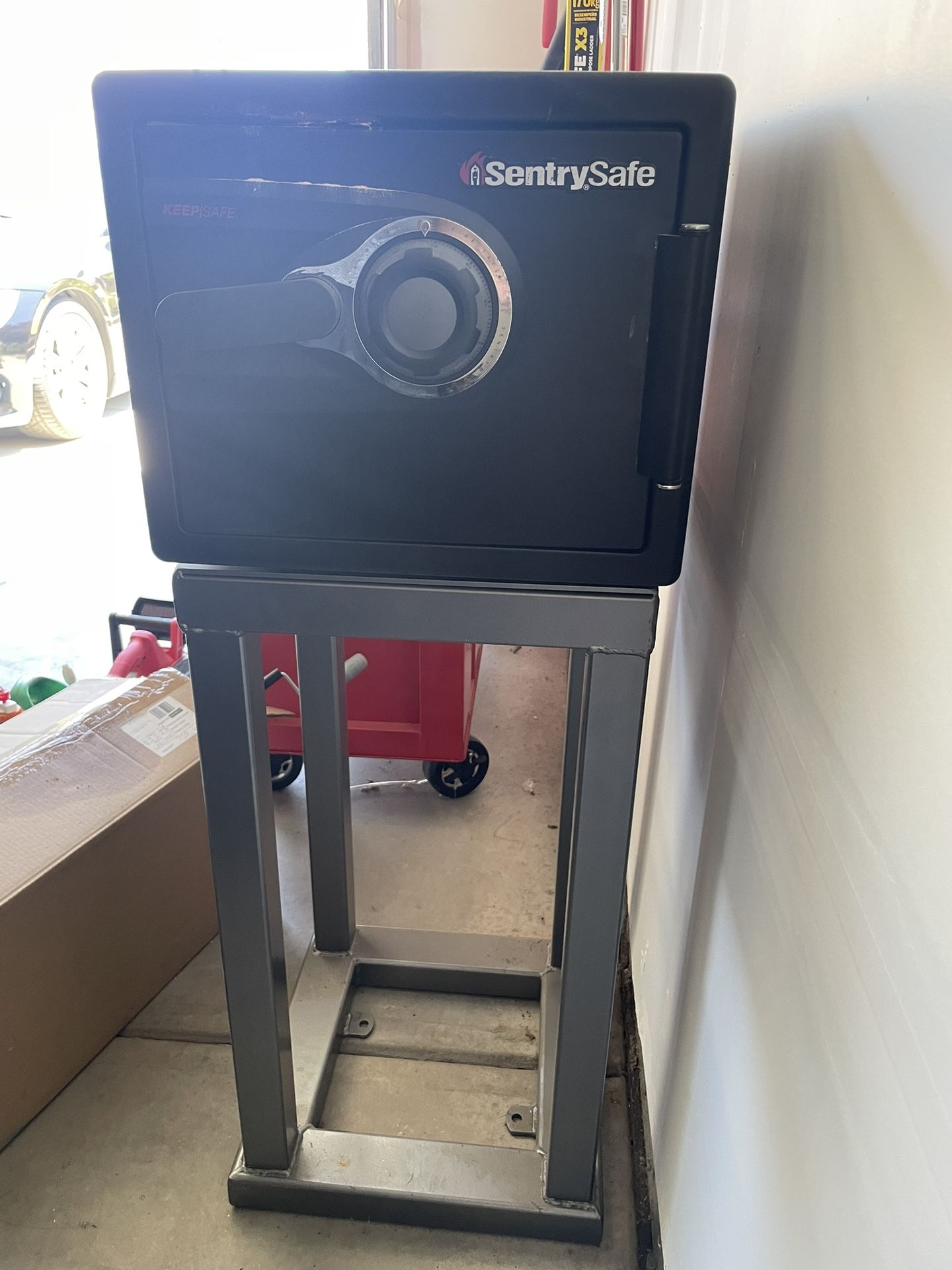 Sentry Safe W/Metal Stand for Sale in Clovis, CA - OfferUp