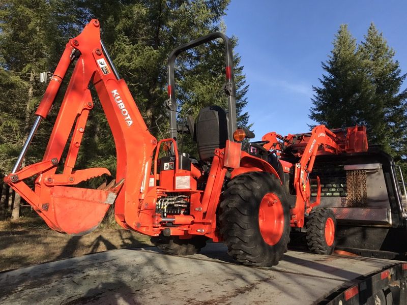 KUBOTA 4WD B2301 TRACTOR WITH BACKHOE for Sale in Roy, WA - OfferUp