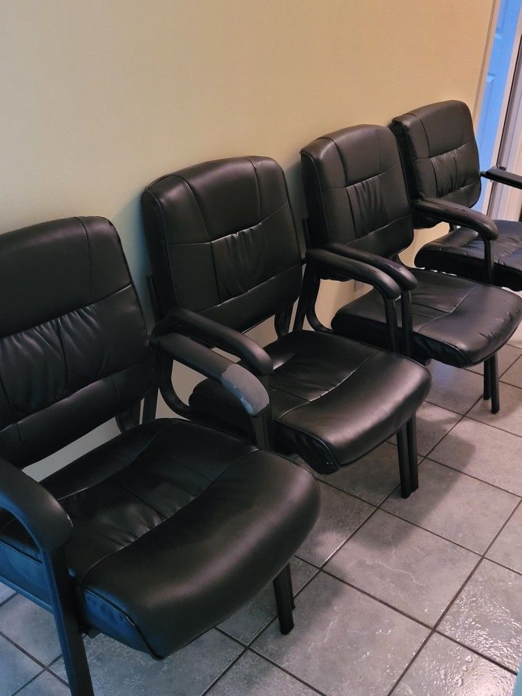11 Chairs Excellent Condition for Sale in Lake Wales, FL - OfferUp