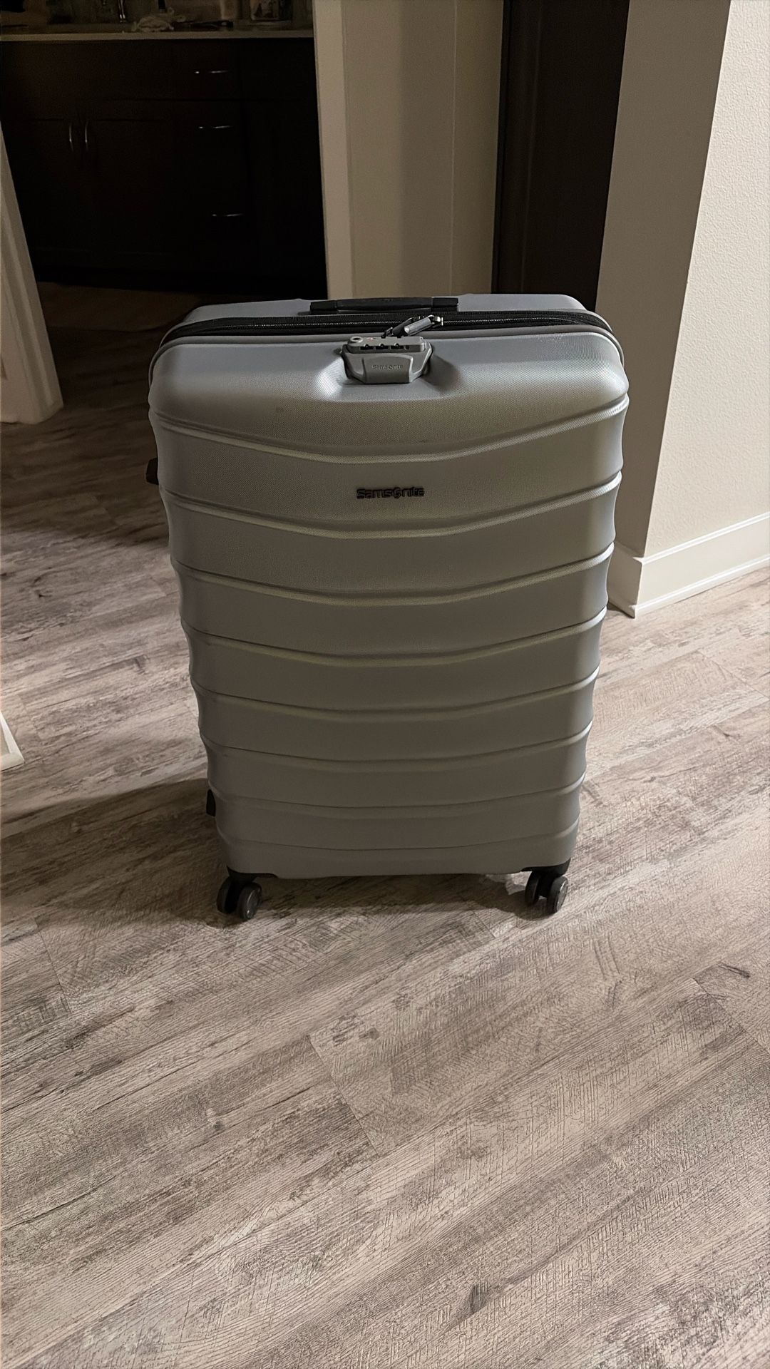 Samsonite Hard shell Check In Luggage Gray Great Condition for Sale in ...