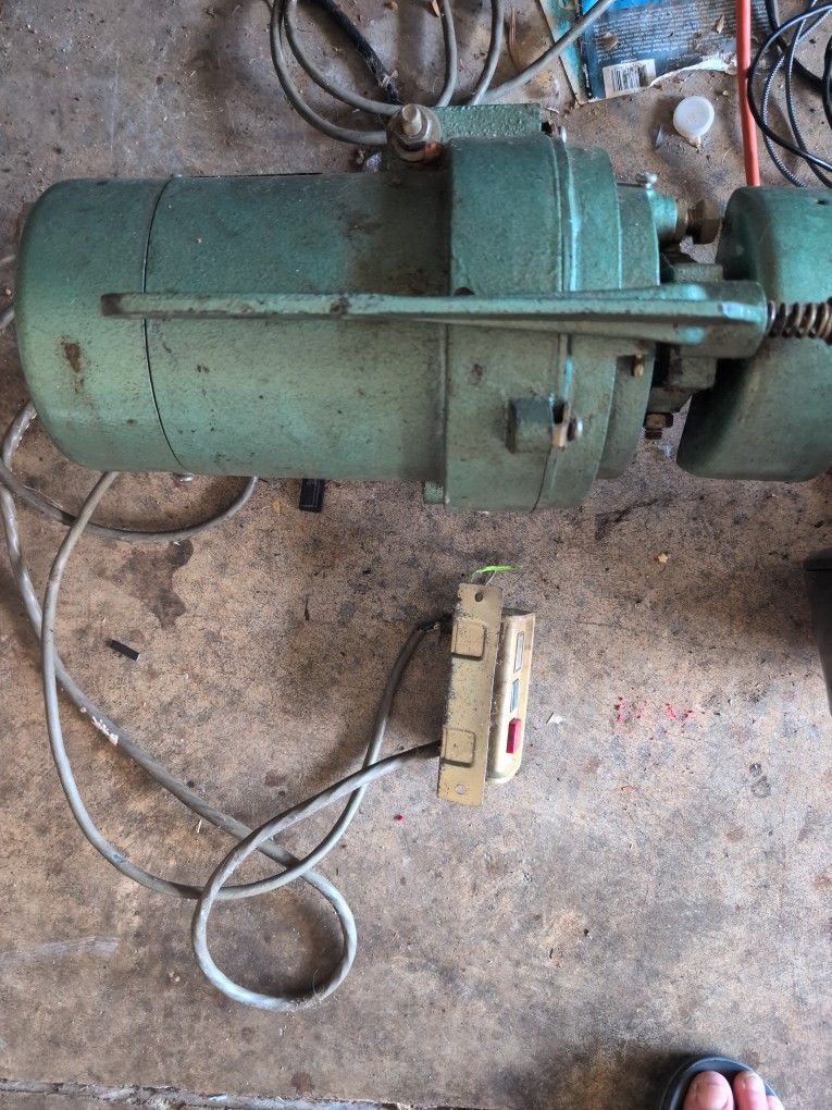 Consew Sewing Machine Motor for Sale in Davenport, FL - OfferUp