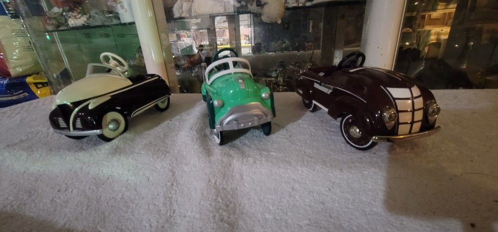 HALLMARK KIDDIE CLASSIC CARS for Sale in Phoenix, AZ - OfferUp