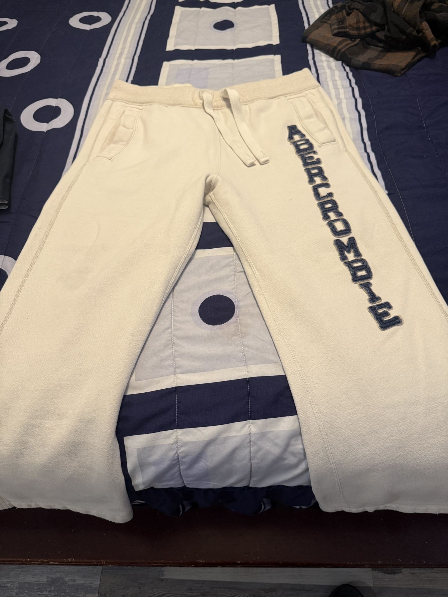 Abercrombie & Fitch Women's Cream and White Joggers-tracksuits for Sale ...
