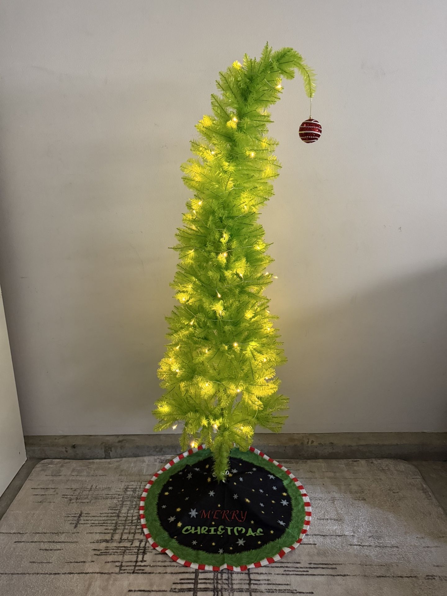 6FT Grinch Christmas Tree for Sale in El Cajon, CA - OfferUp