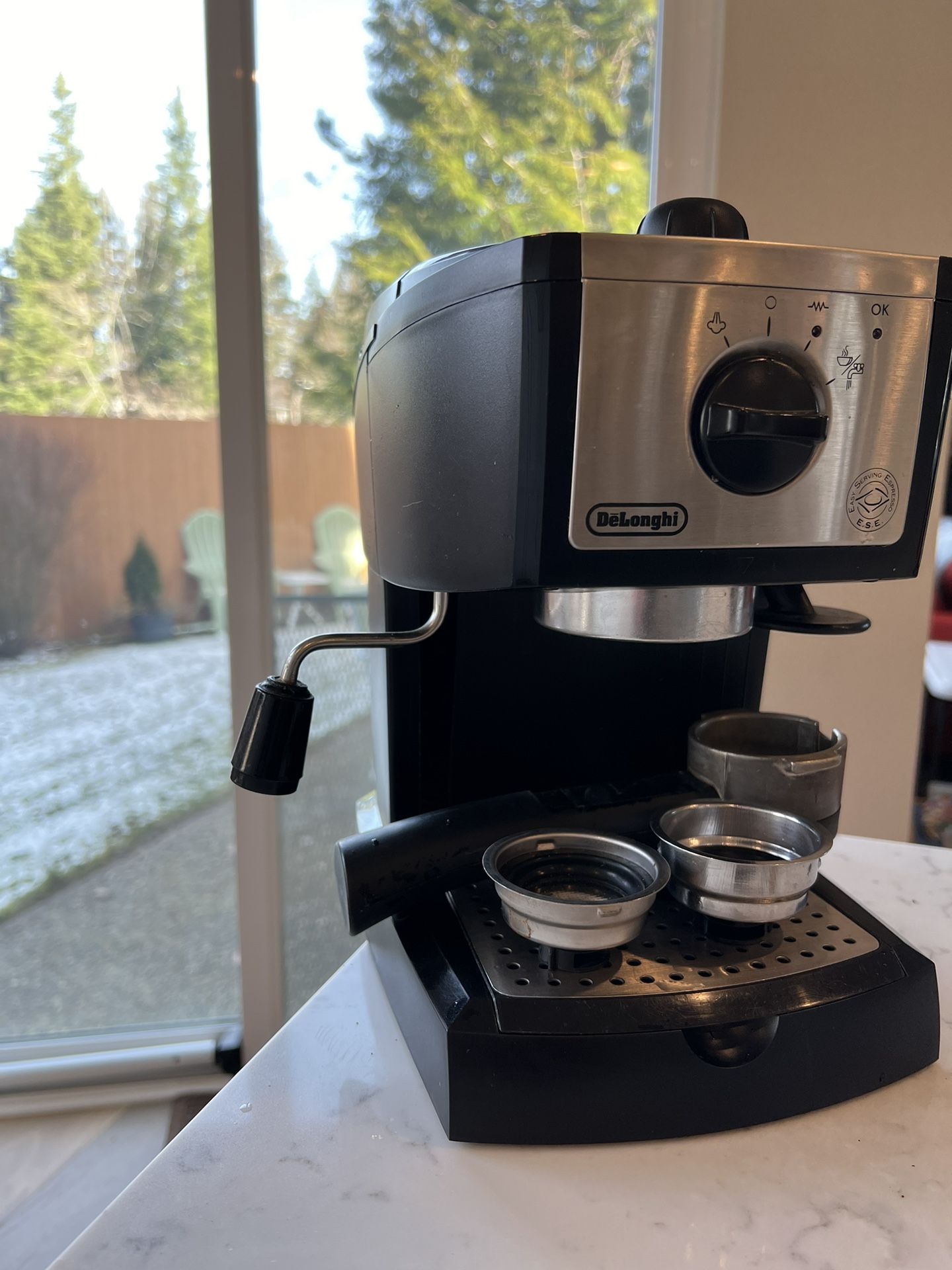 DeLonghi Espresso Coffee And Cappuccino Maker for Sale in Issaquah, WA ...