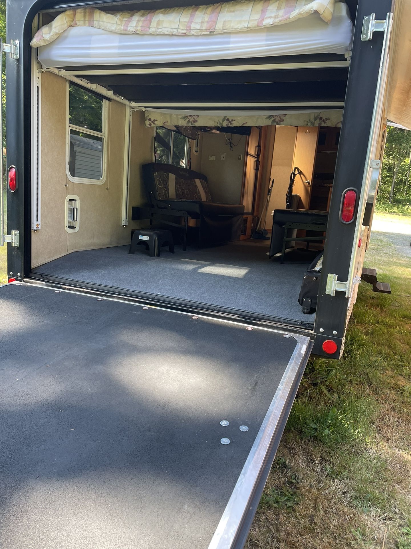 2009 Toy Hauler Fun Finder Xtra for Sale in Lacey, WA - OfferUp