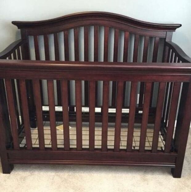 Babi Italia Espresso Pinehurst Lifestyle Convertible Crib for Sale in ...