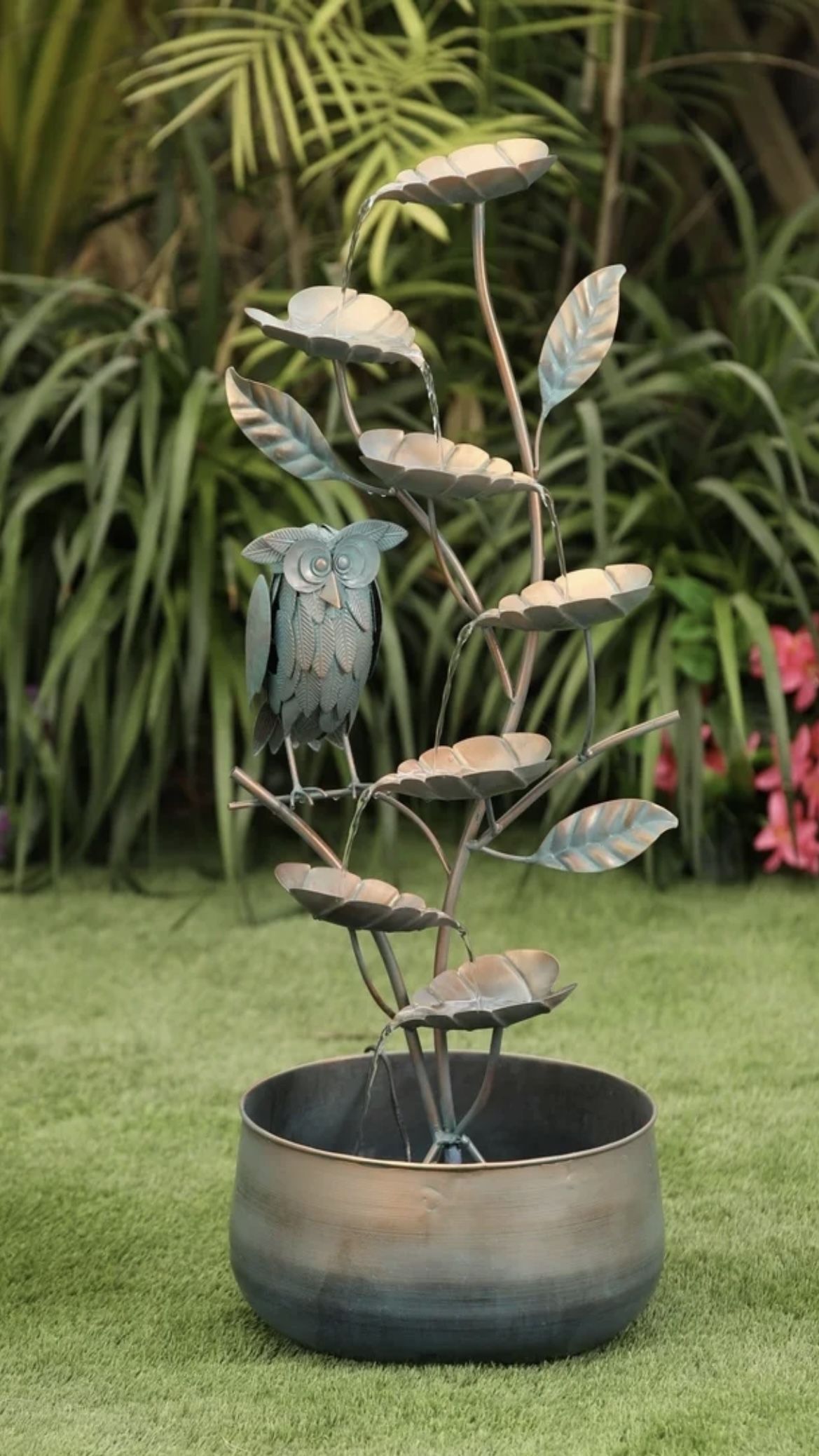 Metal art leaf water feature for Sale in Diamond Bar, CA - OfferUp