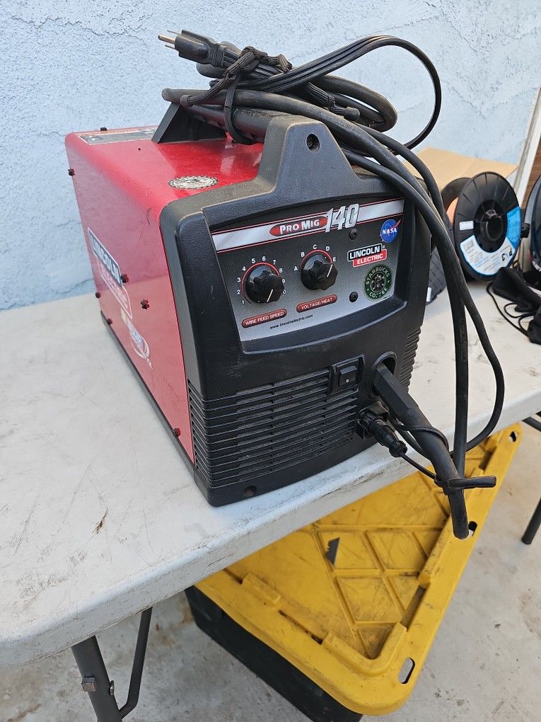Lincoln Electric Welder 140 Pack for Sale in Norwalk, CA - OfferUp
