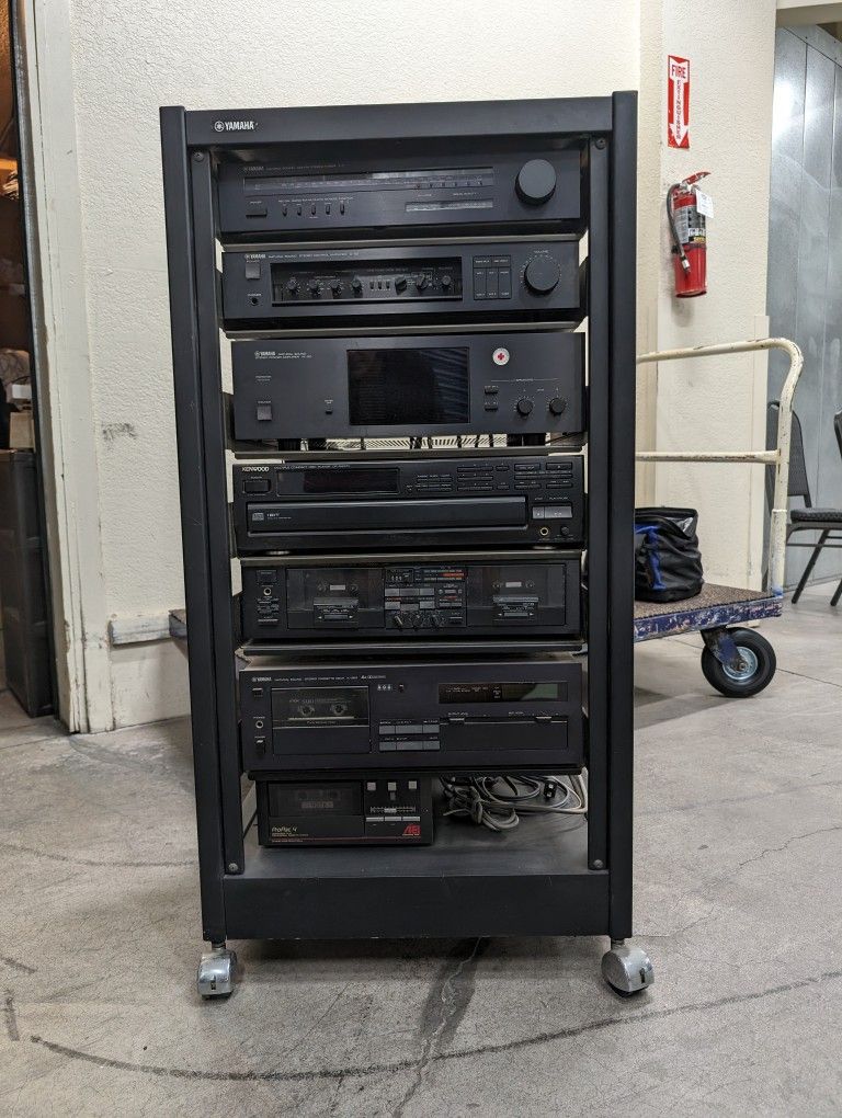 Yamaha Stereo Rack Of CD/Tape Players, Amplifiers, Etc. for Sale in Las ...