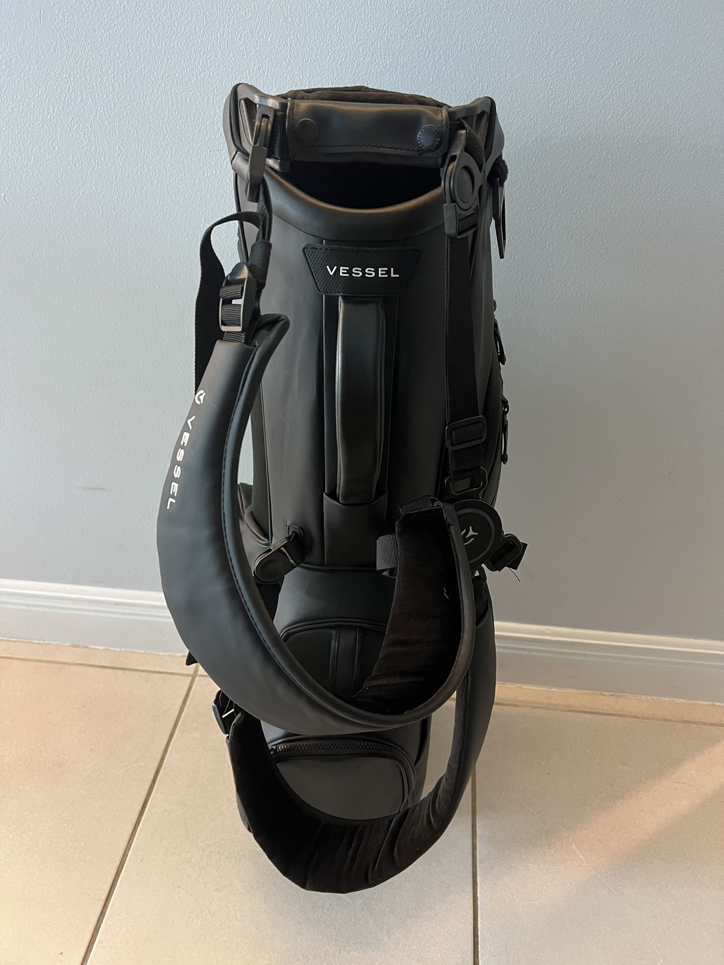Vessel Golf Bag Player III 14 Way for Sale in Pompano Beach, FL - OfferUp