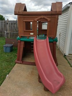 Little Tikes Treehouse With Slide