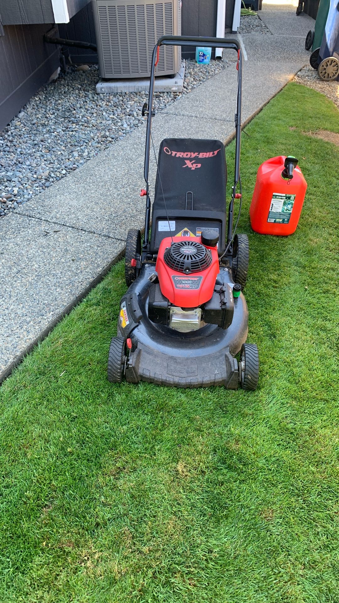 Lawn Mower With 5 Gal Gas Can for Sale in Covington, WA - OfferUp