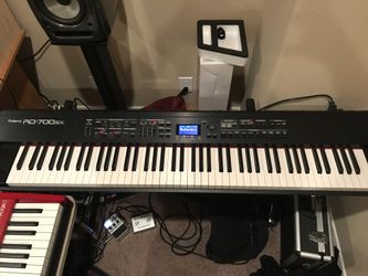 Roland RD-700sx 88 keys Digital Stage Piano for Sale in Katy, TX - OfferUp