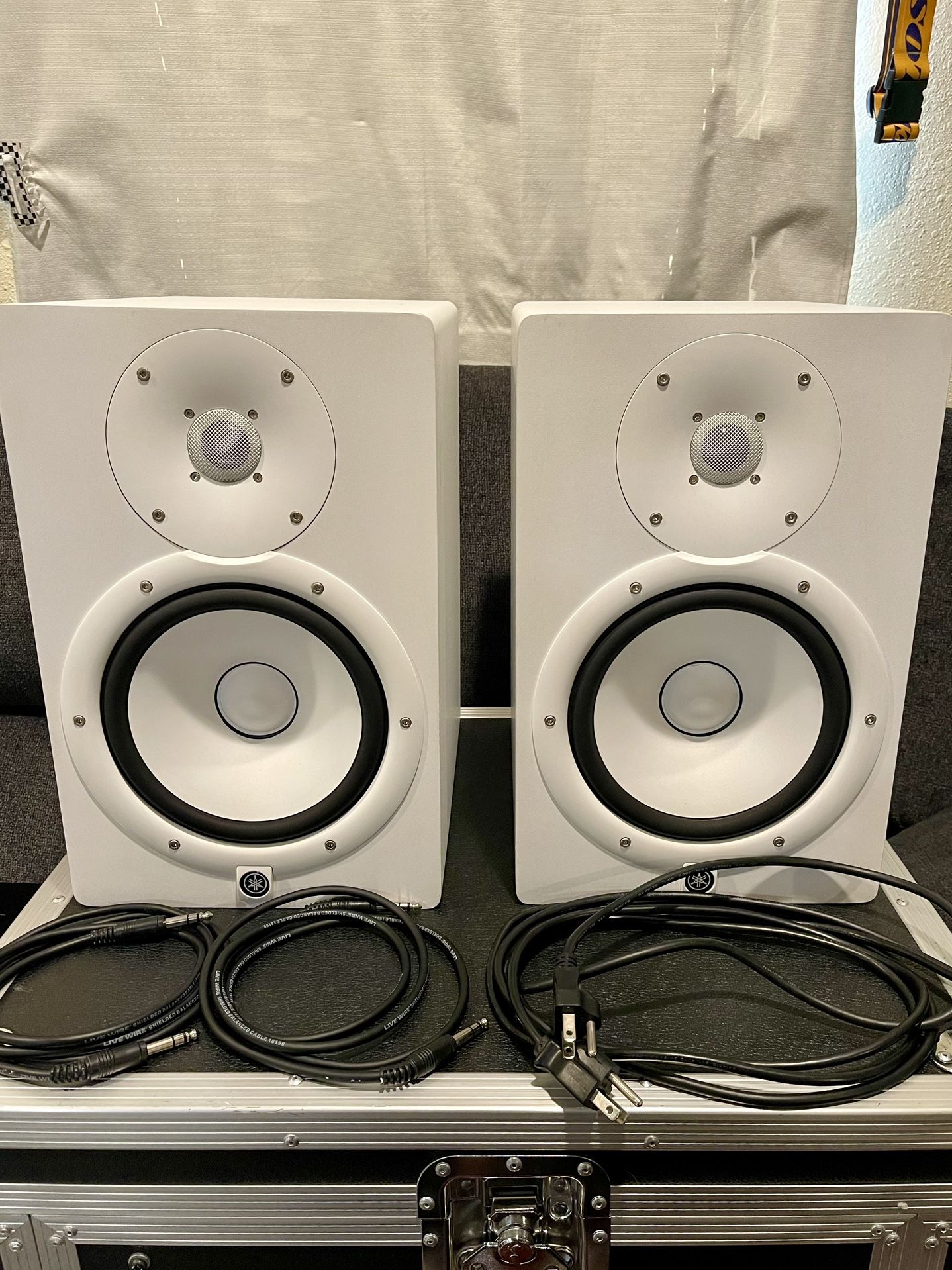 Yamaha HS8 Studio Monitors White for Sale in Irwindale, CA - OfferUp