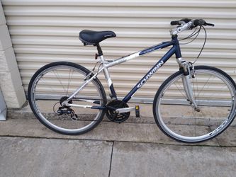 Schwinn trailway hybrid bicycle