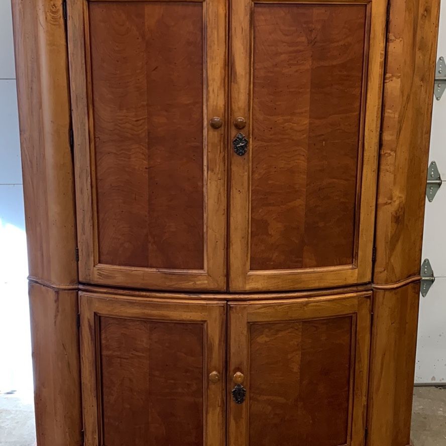 Romweber Armoire Entertainment Center Mint Condition for Sale in Jackson Township NJ OfferUp