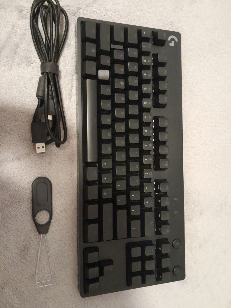 Logitech G Pro TKL Keyboard WIRED for Sale in Modesto, CA - OfferUp